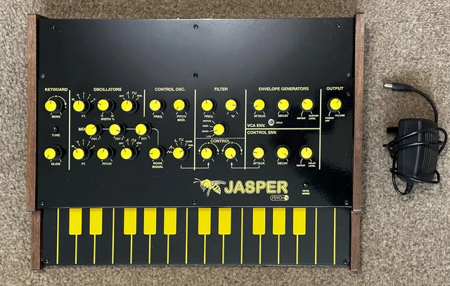 JASPER WASP CLONE synthesiser with rare Psycho hardwood case £385.00 ...