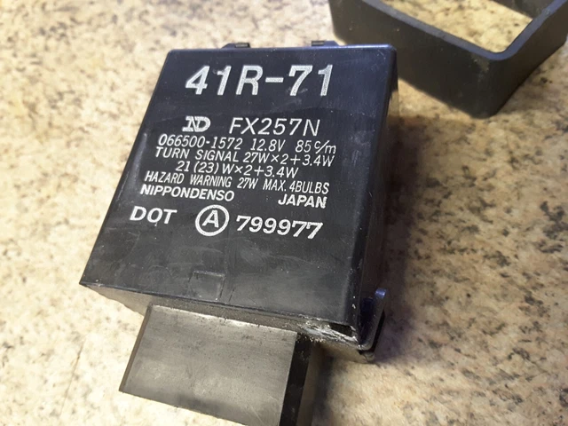 YAMAHA XV535,VMAX,XJ600 ETC ,Genuine OE multi-pin flasher relay,41R-71 ...