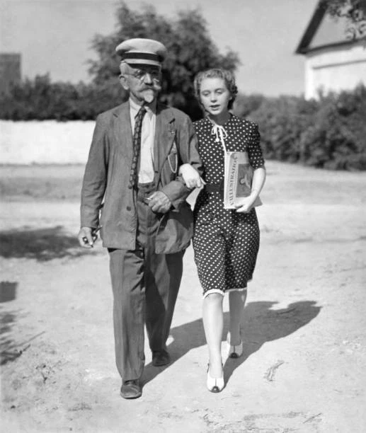 MAYOR GEORGES GIROD & daughter carrying newspaper 'L'Illustration'- Old ...