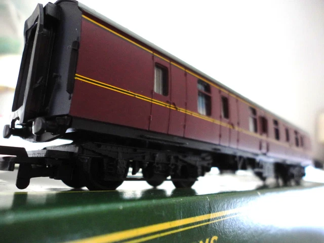 REPLICA RAILWAYS BR Lined Maroon MK1 Brake Gangwayed (BG) Coach. 12166 ...