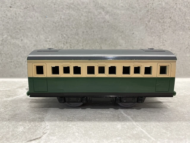 RARE! THOMAS THE Tank Engine & Friends Trackmaster Green Express Coach ...