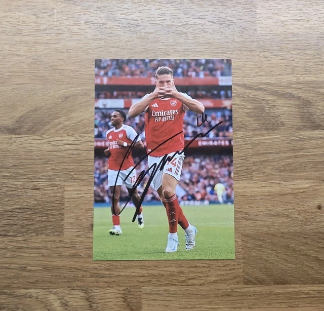 VIKTOR GYOKERES #14 Signed Arsenal 2025-26 season 6"x4" The Mask ...