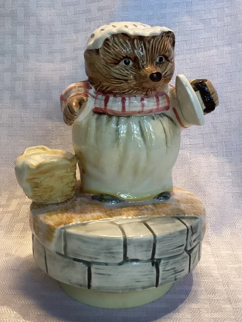 BEATRIX POTTER FIGURINE Mrs. Twiggy Winkle Hedge Hog Schmid Rotating ...