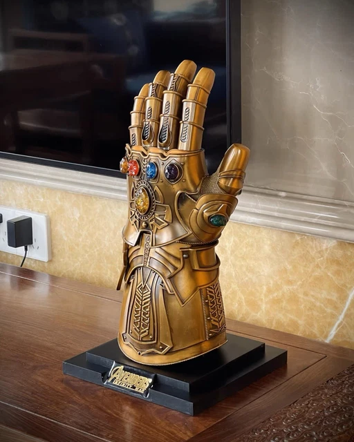 MARVEL AVENGERS: INFINITY War Infinity Gauntlet Light-Up Thanos Hulk ...