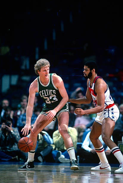 LARRY BIRD OF The Boston Celtics 1980 Basketball Photo 1 $7.00 ...