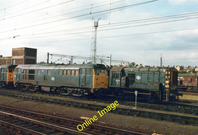 RAILWAY PHOTO 6X4 Class 08 08772 BR Blue Stabled at Colchester c1986 £2 ...