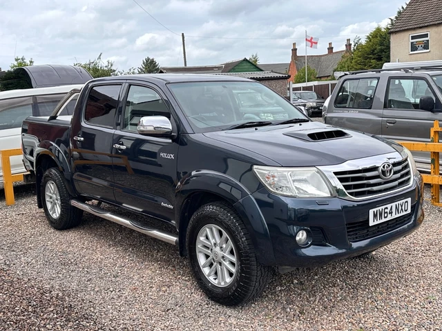 2015 (64) TOYOTA Hilux Invincible 3.0 D-4D Auto 4Wd | Only 73K & 2 F ...