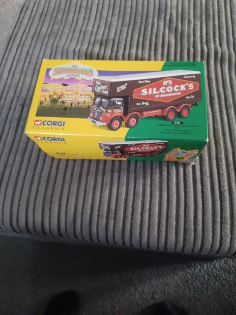 CORGI CLASSICS, The Showmans Range - Foden Closed Pole Truck Set ...