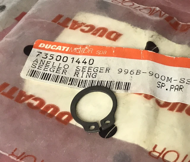 NEW GENUINE DUCATI Starter Motor Gear Circlip Seeger Ring 735001440 £1. ...