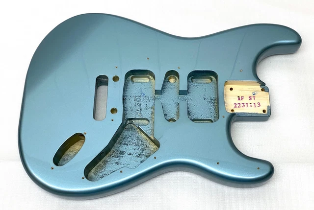OEM FENDER SQUIER Affinity 2-Pt TREMOLO STRAT BODY Blue Metallic ...
