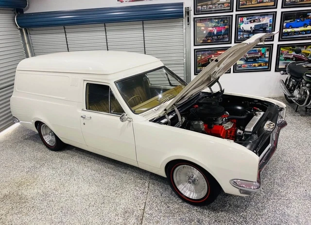 HOLDEN HG WINDOWLESS panelvan 1971 SBC 350 V8 HK HT Kingswood Torana Hq ...