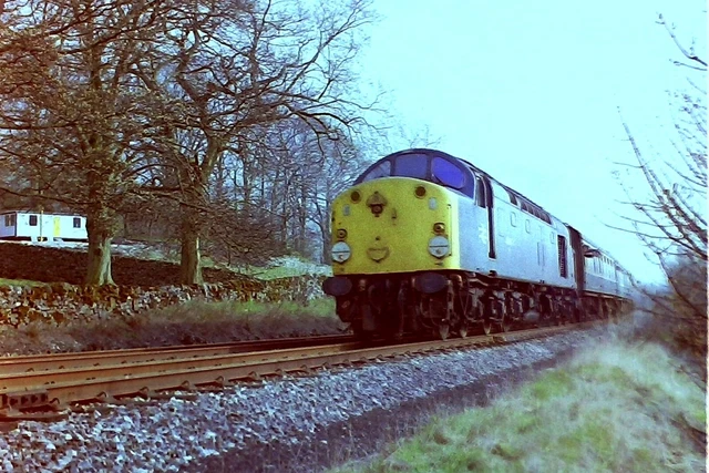 35MM RAILWAY COLOUR Negative Class 40 044 near Settle £1.95 - PicClick UK