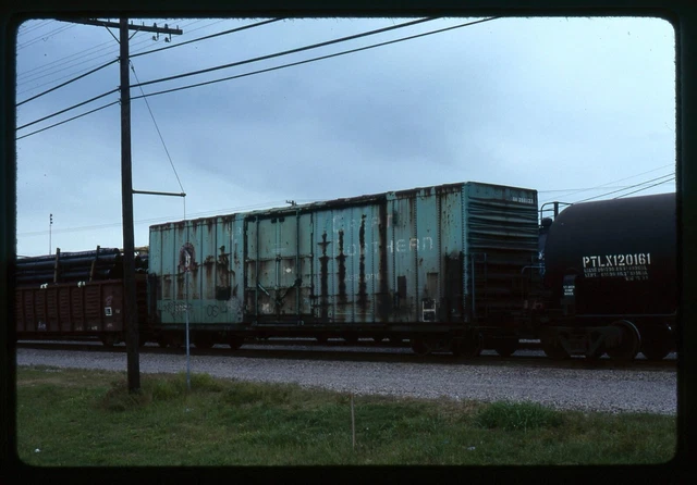 RAILROAD SLIDE - Great Northern Railway #200122 Box Car 1997 Freight ...