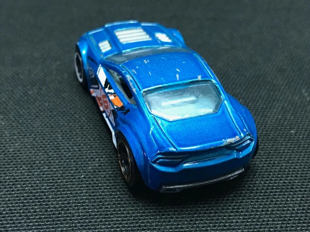 HOT WHEELS TORQUE Twister Scale 1:64 Collectable Model Vehicle EUR 3,61 ...