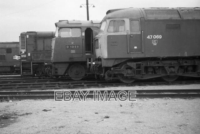 PHOTO CLASS 47 No 47069 And Western No D1059 Diesel Locomotives At Old ...