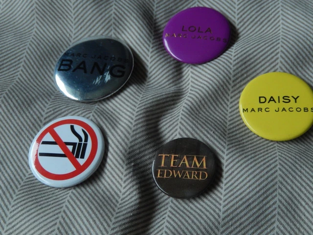 SMALL JOB LOT Button Badges x5 Various Marc Jacobs Daisy Lola Bang ...