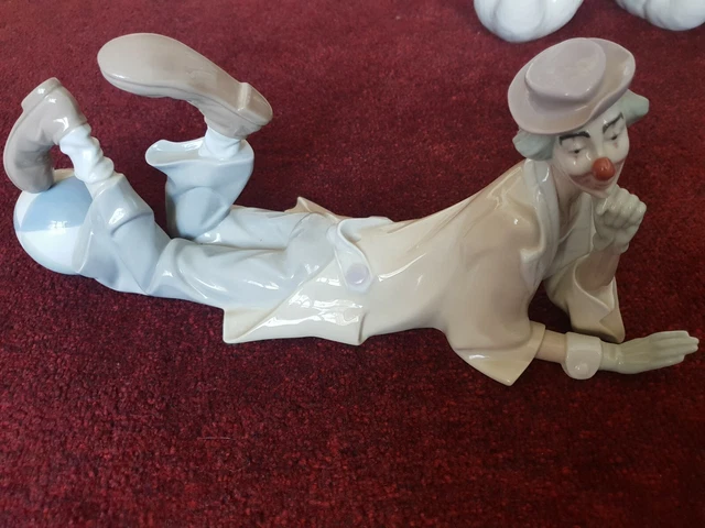 LLADRO CLOWN LAYING Down With Beach Ball Figurine 14.5" Spain £120.00 ...