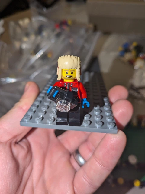 LEGO MINIFIGURE: ARCTIC Explorer Red Jacket And Red Fur Hat £5.49 ...