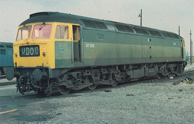 CLASS 47 DIESEL Locomotive 47256 at Old Oak Common 1976 unused postcard ...