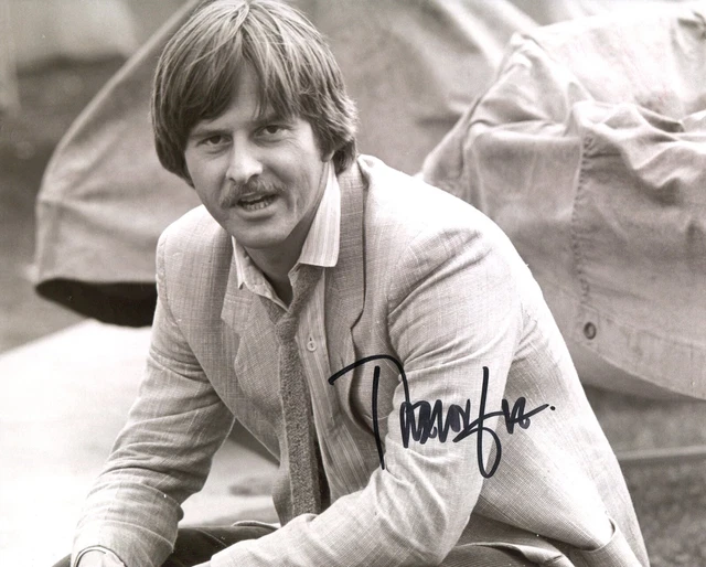 ACTOR TREVOR EVE signed TV detective SHOESTRING 8x10 photo - UACC ...