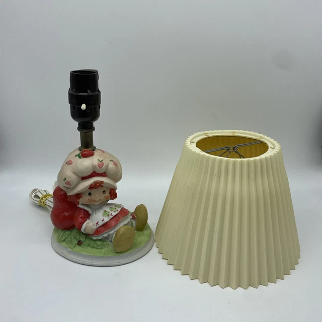 VINTAGE STRAWBERRY SHORTCAKE Lamp With Base & Shade 1981 Great Agc $89. ...