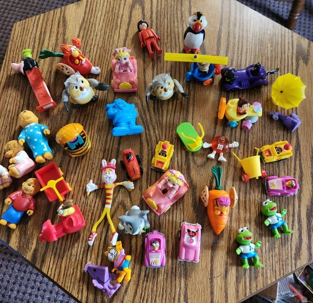 LOT OF VINTAGE Fast Food Toy Premiums and More Berenstain Bears ...