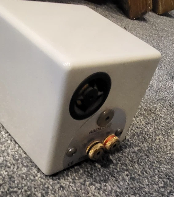 BOXED MONITOR AUDIO Radius 45 Satellite/Surround Speaker & Wall Bracket ...