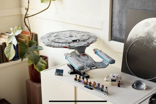 LEGO STAR TREK U.S.S. Enterprise NCC-1701-D with 40768 Type 15 ...