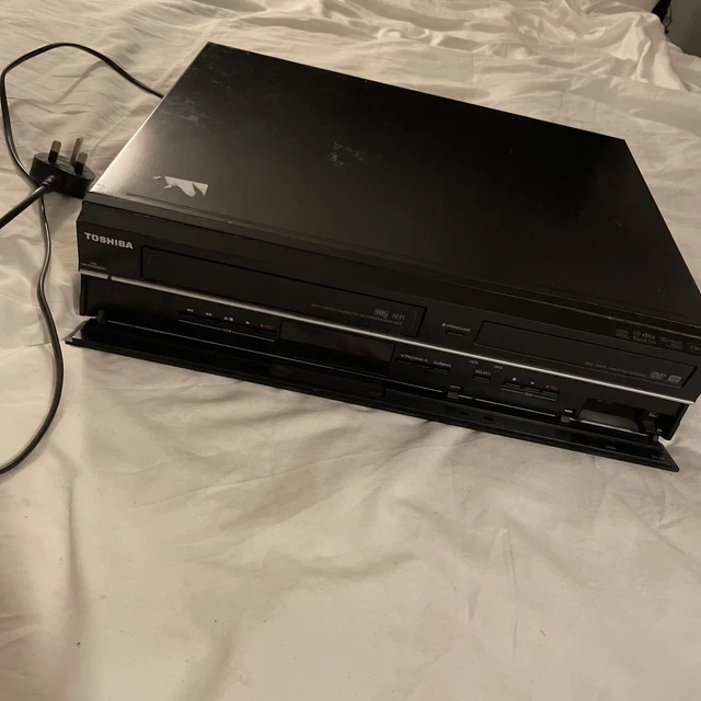 TOSHIBA DVR19DT DVD VHS Recorder Combo Copy VHS to DVD HDMI £199.99 ...