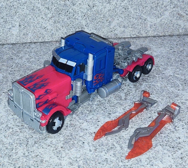 TRANSFORMERS STUDIO SERIES 32 OPTIMUS PRIME (onglet barbecue cassé ...