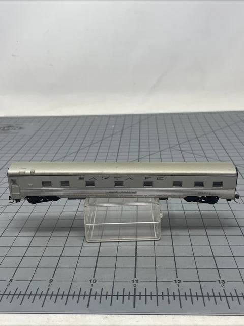 N SCALE ROWA MRC Santa Fe streamlined passenger car train Pine Beach ...