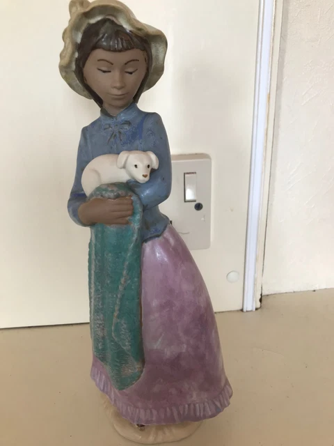 NAO HANDMADE IN spain by LLADRO Figurine Daisa with dog and LLADRO ...