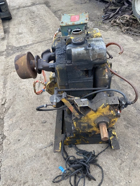 LISTER GENERATOR 2 Cylinder Diesel Engine spares or repairs (L1) £400. ...