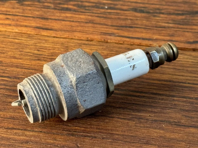 VINTAGE B.E.S AUSTRALIAN-MADE 21mm Spark Plug Automobilia Motorcycle ...