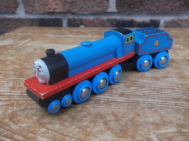 THOMAS THE TANK Engine & Friends Wooden Train -GORDON - BRIO £22.99 ...
