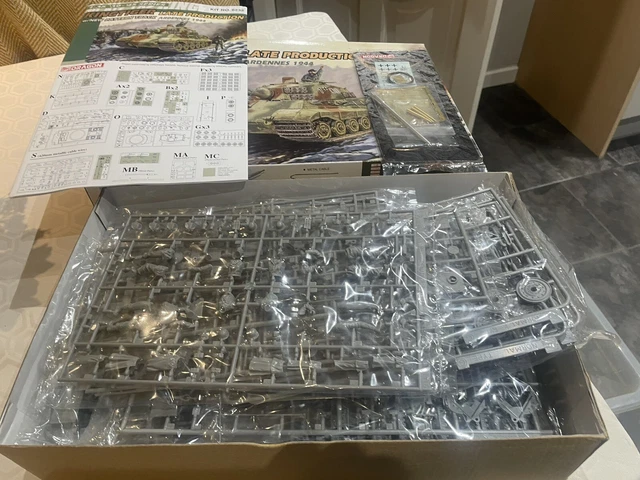 KINGTIGER LATE PRODUCTION Ardennes 1944 Dragon | No. 6232 | 1:35 EUR 41 ...