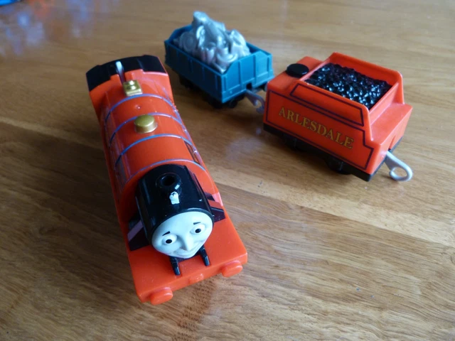 THOMAS & FRIENDS / Trackmaster - Mike + 2 - Motorised / Working £15.00 ...