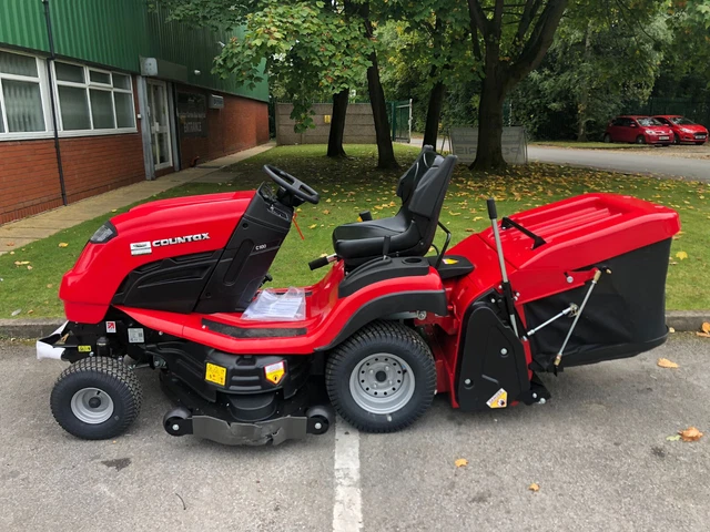 COUNTAX C100 GARDEN Tractor with 48" XRD Deck and PGC (SHOP SOILED) £ ...