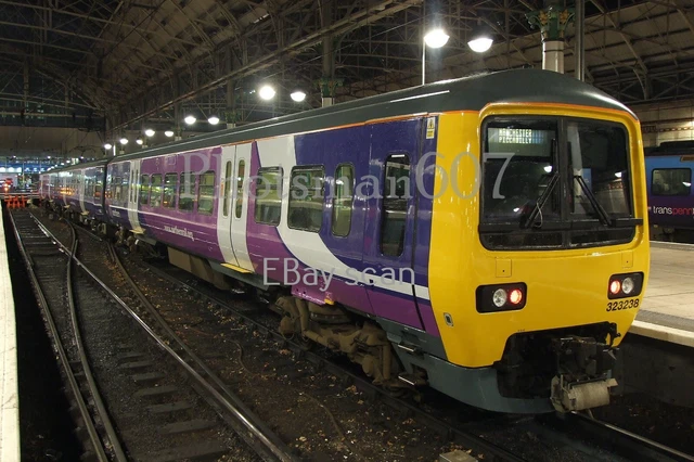 CLASS 323 323238, 3 car EMU, in old Northern at Manchester Piccadilly ...