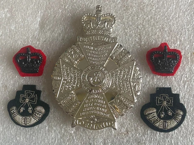 BRITISH ARMY THE Rifles, Officers Cross Belt Dress Collar & Majors Rank ...