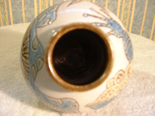 VINTAGE M & J Mosse Llanbrynmair Studio Pottery 'Frog & ferns'. Base ...