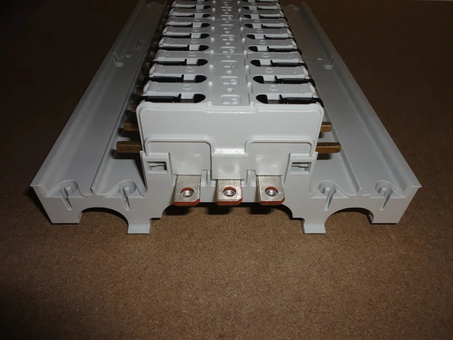 SCHNEIDER MGBN12PS - 12 Way 3 Phase Pan Assembly Without Neutral ...