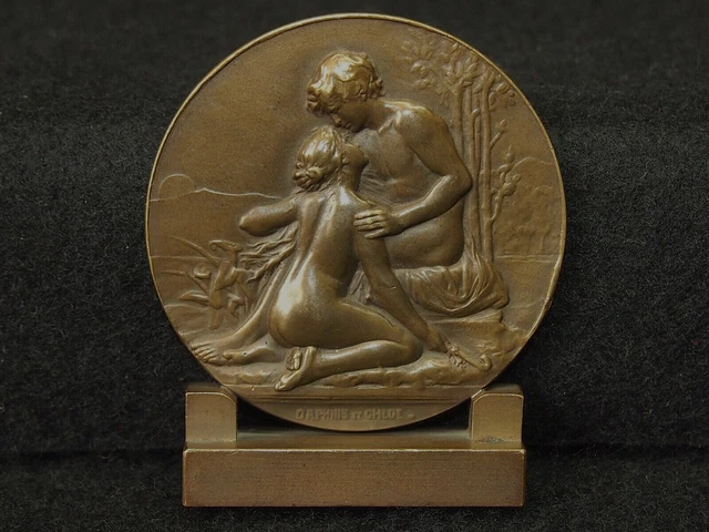 MEDAILLE ART BRONZE CH.PILLET SUR SOCLE - TENDRESSE AMOUR - DAPHNIS et ...