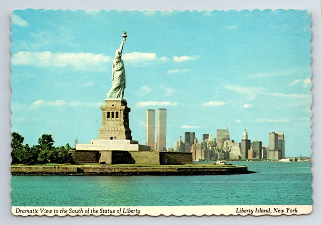 UNITED STATES: STATUE Of Liberty & Twin Towers Of World Trade Center ...