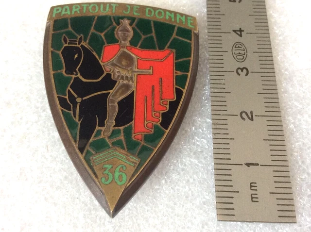 RARE INSIGNE Militaire INSIGNE CAVALERIE. 36 GRDI (sauf erreur) ( à ...