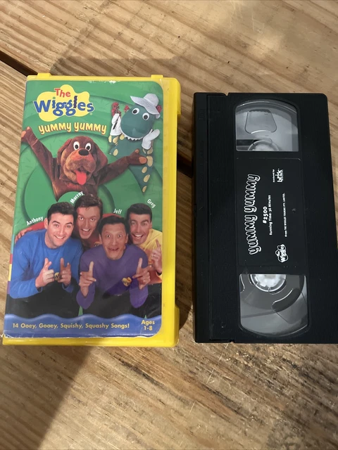 THE WIGGLES YUMMY Yummy VHS 2000 Yellow Clam Shell Case 14 Songs Kids ...