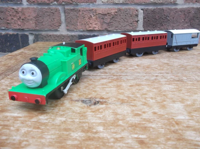 THOMAS THE TANK Engine & Friends Tomy Trackmaster - Oliver, Coaches And ...