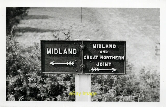 PHOTO 6X4 RAILWAY Boundary Sign Midland and Great Northern Joint Little ...
