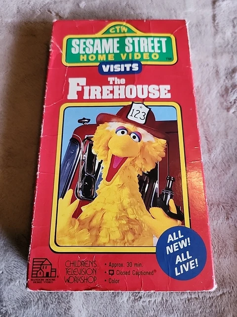 SESAME STREET VISITS The Fire House (VHS 1990) Random House Home Video ...