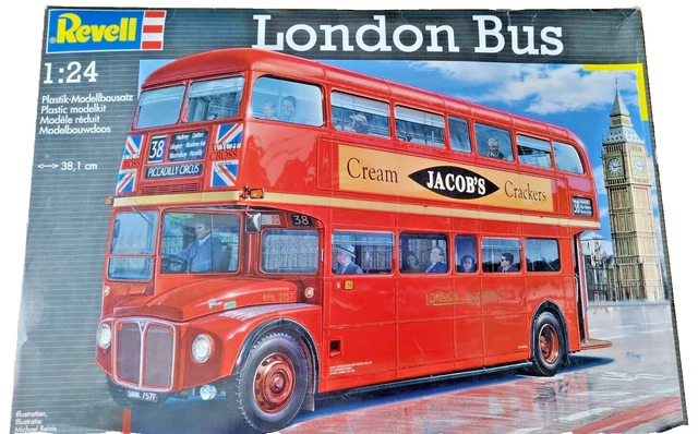 REVELL 07651 1:24 Scale London Routermaster Model Bus Kit £59.99 ...